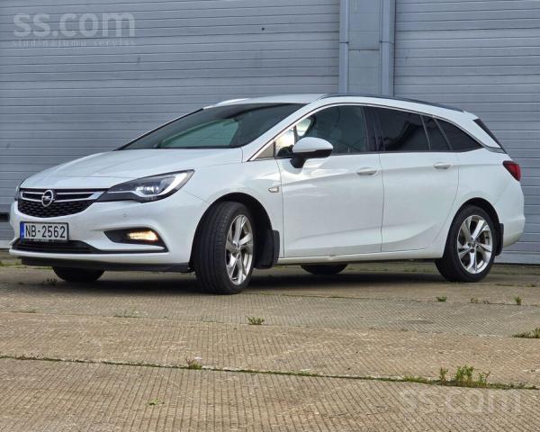 White Opel Astra 2018 in Riga, with an engine capacity of 1.60 L and mileage of 254 thousand km for 6600 €, photo 5 on AUTOMOTO.COM.LV