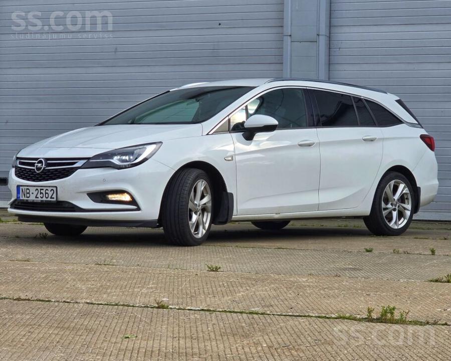 White Opel Astra 2018 in Riga, with an engine capacity of 1.60 L and mileage of 254 thousand km for 6600 €, photo 6 on AUTOMOTO.COM.LV