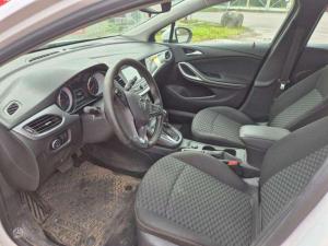 White Opel Astra 2018 in Panevezys, with an engine capacity of 1.60 L and mileage of 300 thousand km for 4590 €, photo 6 on AUTOMOTO.COM.LV