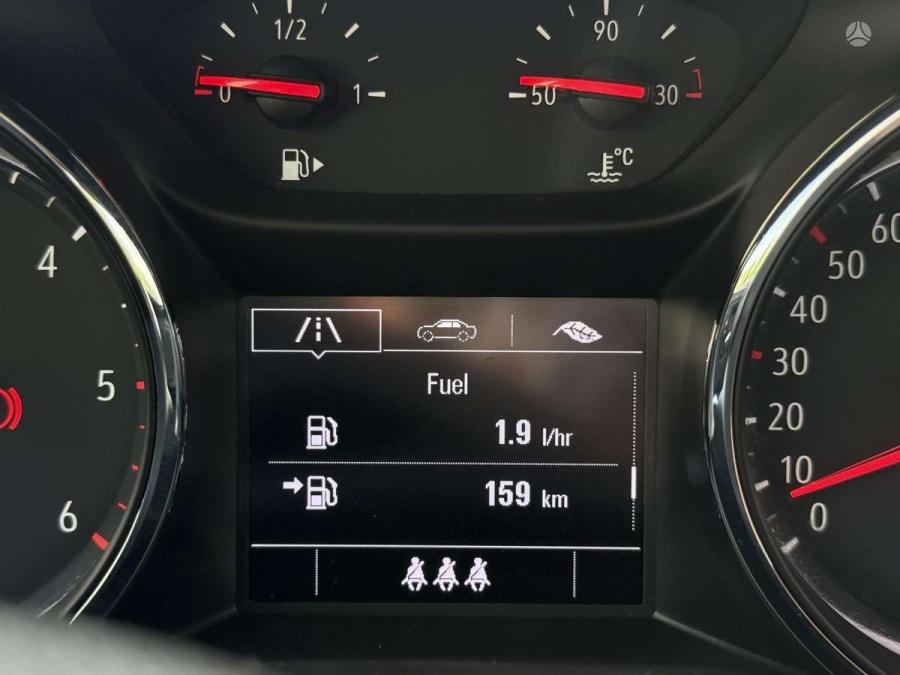 White Opel Astra 2018 in Kaunas, with an engine capacity of 1.60 L and mileage of 120 thousand km for 6200 €, photo 21 on AUTOMOTO.COM.LV