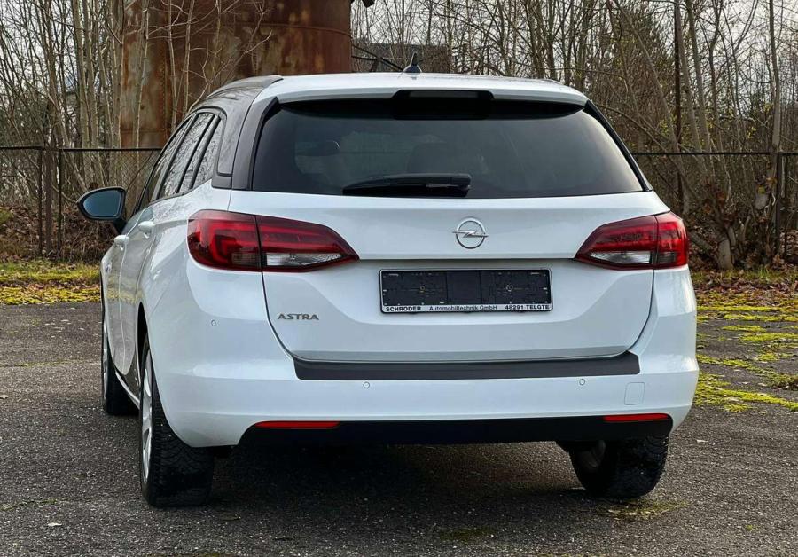 White Opel Astra 2019 in Utena, with an engine capacity of 1.60 L and mileage of 264 thousand km for 7500 €, photo 33 on AUTOMOTO.COM.LV