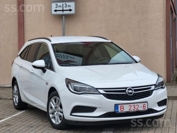 White Opel Astra 2019 in Jelgava, with an engine capacity of 1.60 L and mileage of 186 thousand km for 6790 €, photo 4 on AUTOMOTO.COM.LV