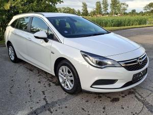 White Opel Astra 2019 in Ukmerge, with an engine capacity of 1.00 L and mileage of 154 thousand km for 5950 €, photo 3 on AUTOMOTO.COM.LV