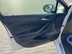 Balts Opel Astra 2019 Telšiai, ar dzinēja tilpumu 1.60 L un nobraukumu 226 tūkst. km par 7999 €, foto 16 vietnē AUTOMOTO.COM.LV