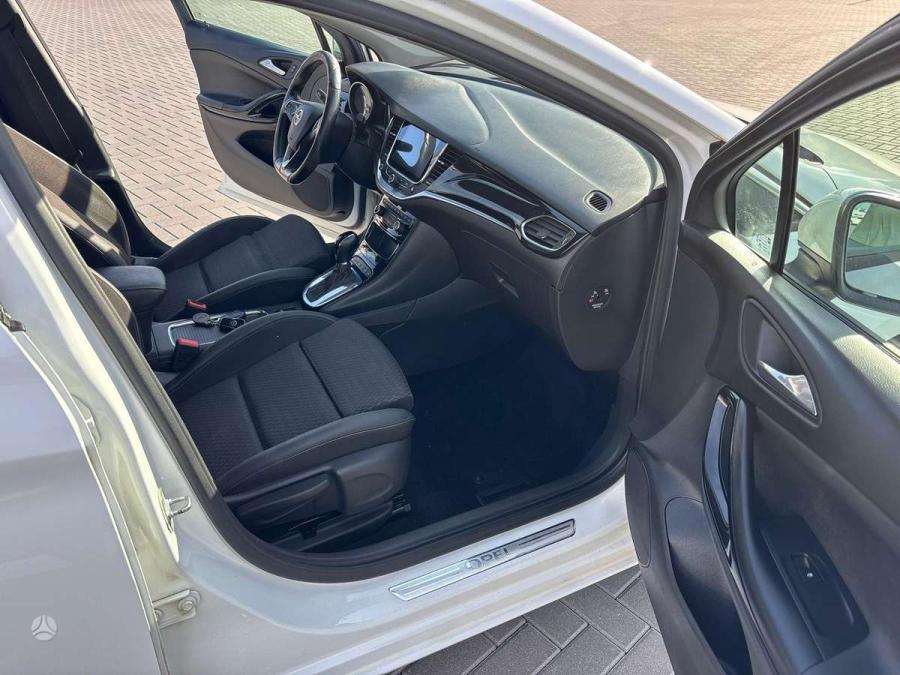 Balts Opel Astra 2019 Telšiai, ar dzinēja tilpumu 1.60 L un nobraukumu 226 tūkst. km par 7999 €, foto 19 vietnē AUTOMOTO.COM.LV