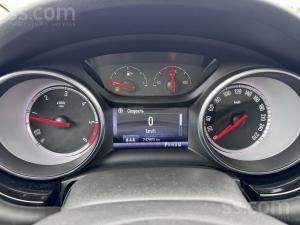 White Opel Astra 2019 in Riga, with an engine capacity of 1.60 L and mileage of 0 thousand km for 6950 €, photo 15 on AUTOMOTO.COM.LV
