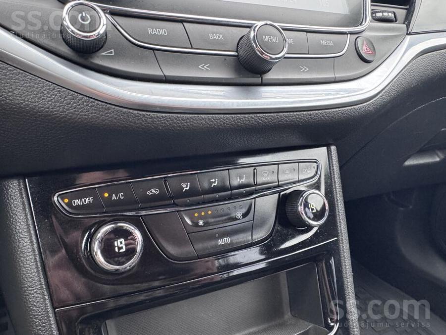 White Opel Astra 2019 in Riga, with an engine capacity of 1.60 L and mileage of 0 thousand km for 6950 €, photo 19 on AUTOMOTO.COM.LV