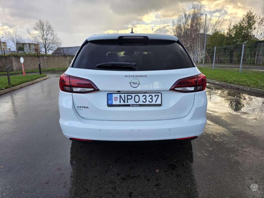 White Opel Astra 2020 in Kretinga, with an engine capacity of 1.50 L and mileage of 162 thousand km for 6900 €, photo 6 on AUTOMOTO.COM.LV