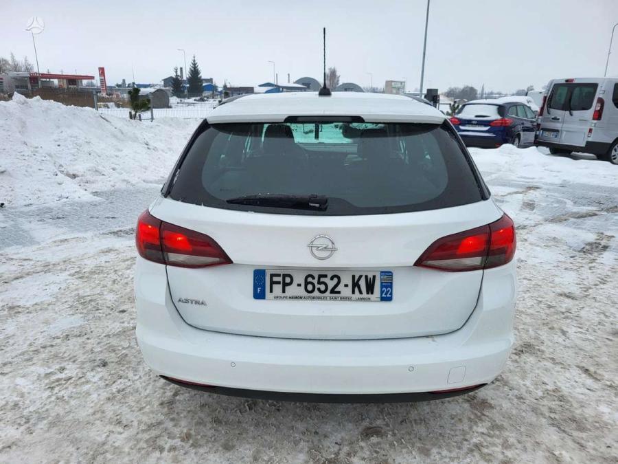 White Opel Astra 2020 in Taurage, with an engine capacity of 1.50 L and mileage of 174 thousand km for 5500 €, photo 4 on AUTOMOTO.COM.LV