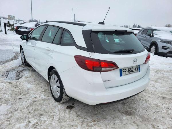 White Opel Astra 2020 in Taurage, with an engine capacity of 1.50 L and mileage of 174 thousand km for 5500 €, photo 5 on AUTOMOTO.COM.LV