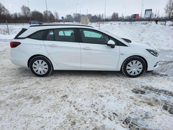 White Opel Astra 2020 in Taurage, with an engine capacity of 1.50 L and mileage of 174 thousand km for 5500 €, photo 8 on AUTOMOTO.COM.LV