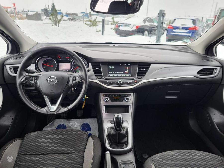 White Opel Astra 2020 in Taurage, with an engine capacity of 1.50 L and mileage of 174 thousand km for 5500 €, photo 13 on AUTOMOTO.COM.LV
