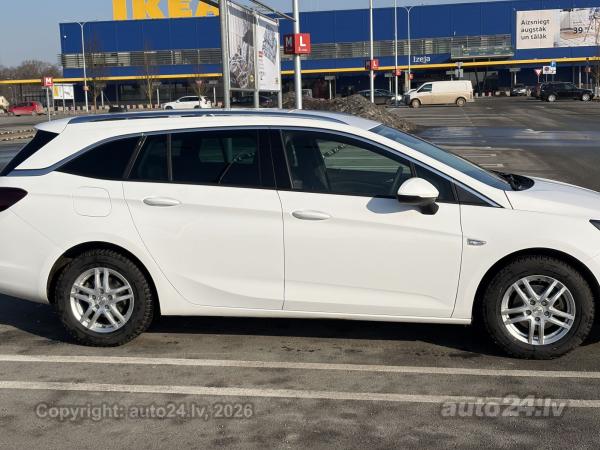White Opel Astra 2020 in Riga, with an engine capacity of 1.50 L and mileage of 101 thousand km for 9100 €, photo 2 on AUTOMOTO.COM.LV