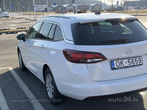 White Opel Astra 2020 in Riga, with an engine capacity of 1.50 L and mileage of 101 thousand km for 9100 €, photo 5 on AUTOMOTO.COM.LV