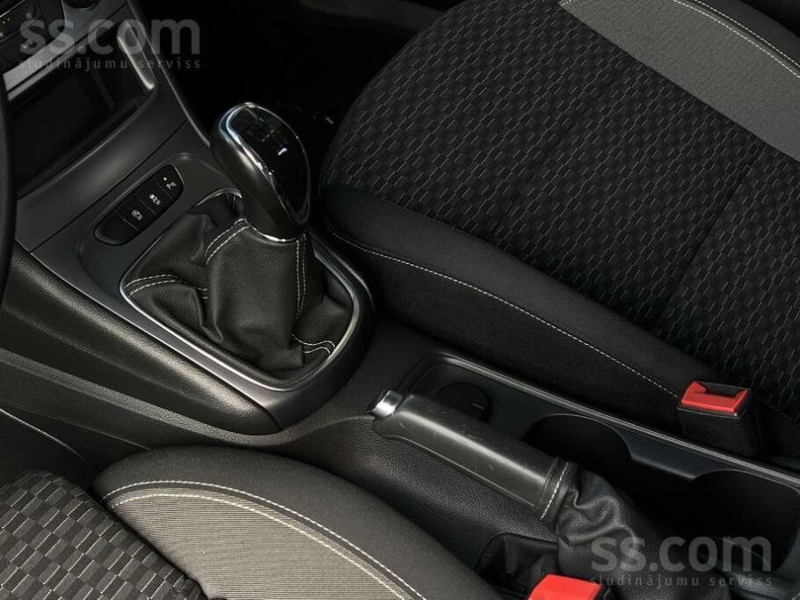 Balts Opel Astra 2020 Cēsis, ar dzinēja tilpumu 1.20 L un nobraukumu 190 tūkst. km par 7500 €, foto 13 vietnē AUTOMOTO.COM.LV