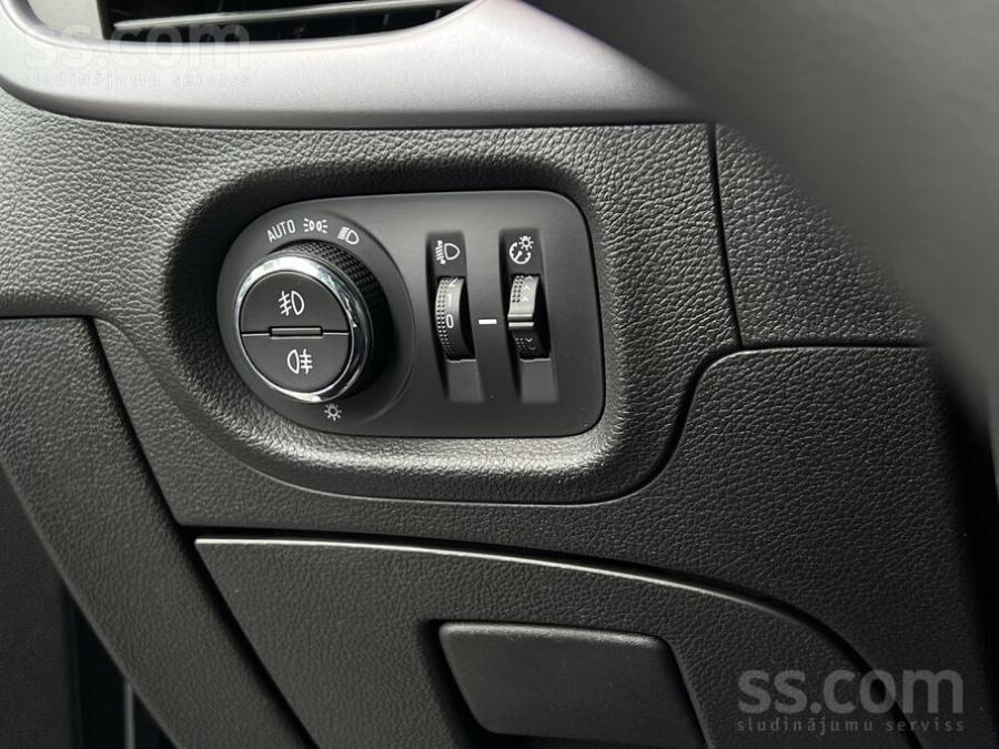 Balts Opel Astra 2020 Cēsis, ar dzinēja tilpumu 1.20 L un nobraukumu 190 tūkst. km par 7500 €, foto 14 vietnē AUTOMOTO.COM.LV