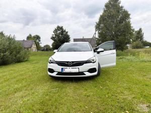 White Opel Astra 2020 in Ukmerge, with an engine capacity of 1.50 L and mileage of 75 thousand km for 11100 €, photo  on AUTOMOTO.COM.LV