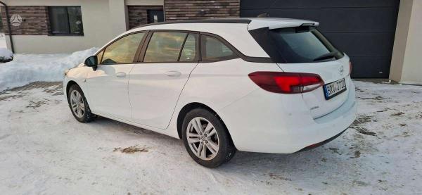 White Opel Astra 2021 in Vilnius, with an engine capacity of 1.50 L and mileage of 172 thousand km for 7700 €, photo 4 on AUTOMOTO.COM.LV