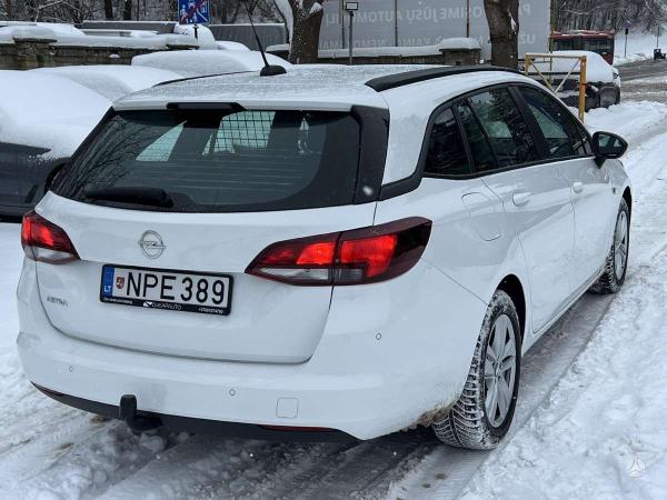 White Opel Astra 2021 in Vilnius, with an engine capacity of 1.50 L and mileage of 117 thousand km for 10000 €, photo 6 on AUTOMOTO.COM.LV