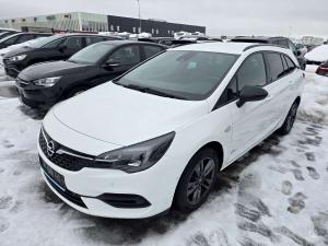 White Opel Astra 2021 in Vilnius, with an engine capacity of 1.20 L and mileage of 164 thousand km for 7900 €, photo 2 on AUTOMOTO.COM.LV