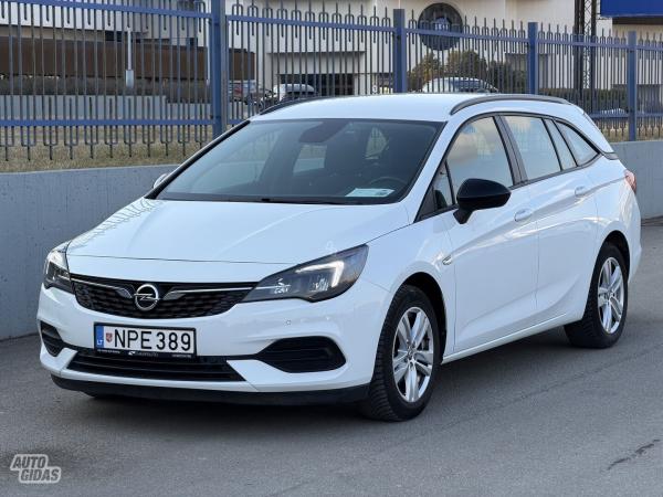 White Opel Astra 2021 in Vilnius, with an engine capacity of 1.50 L and mileage of 117 thousand km for 9000 €, photo 1 on AUTOMOTO.COM.LV