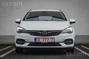 White Opel Astra 2021 in Riga, with an engine capacity of 1.50 L and mileage of 151 thousand km for 9450 €, photo 3 on AUTOMOTO.COM.LV
