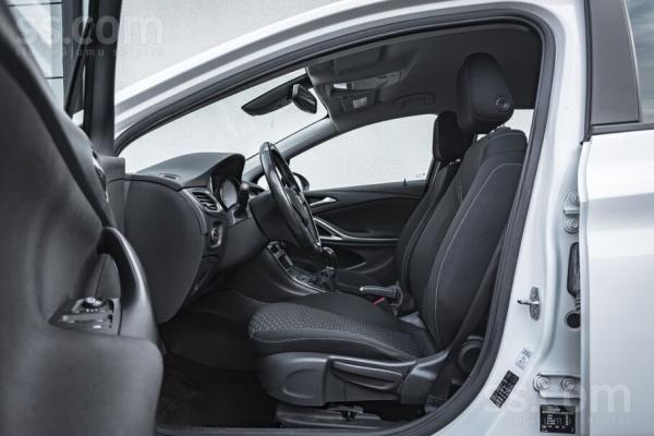 Balts Opel Astra 2021 Rīga, ar dzinēja tilpumu 1.50 L un nobraukumu 151 tūkst. km par 9450 €, foto 8 vietnē AUTOMOTO.COM.LV