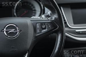 White Opel Astra 2021 in Riga, with an engine capacity of 1.50 L and mileage of 151 thousand km for 9450 €, photo 18 on AUTOMOTO.COM.LV