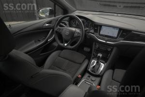 White Opel Astra 2021 in Jelgava, with an engine capacity of 1.40 L and mileage of 156 thousand km for 10900 €, photo 8 on AUTOMOTO.COM.LV