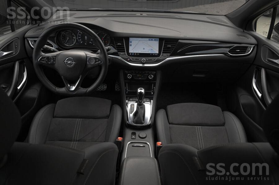 White Opel Astra 2021 in Jelgava, with an engine capacity of 1.40 L and mileage of 156 thousand km for 10900 €, photo 9 on AUTOMOTO.COM.LV