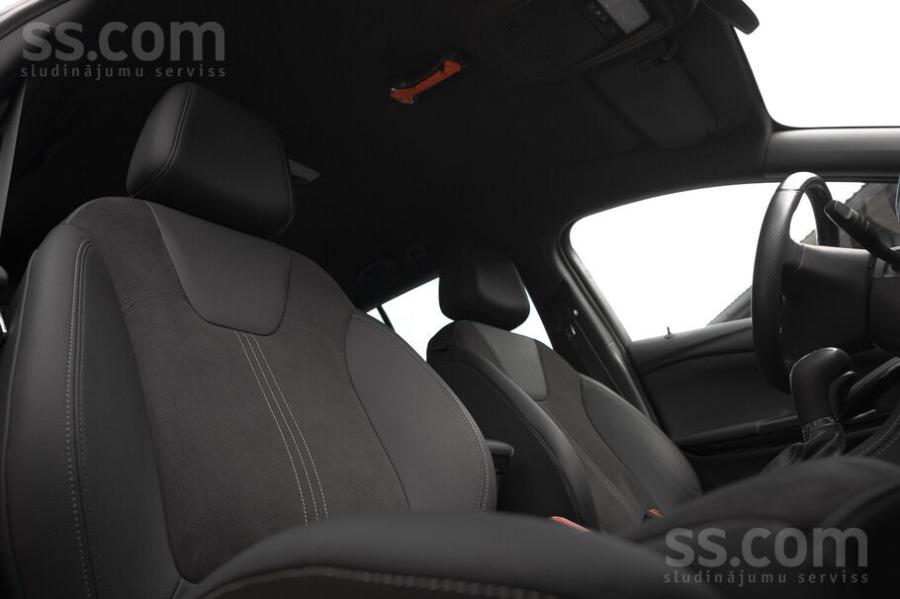 White Opel Astra 2021 in Jelgava, with an engine capacity of 1.40 L and mileage of 156 thousand km for 10900 €, photo 19 on AUTOMOTO.COM.LV