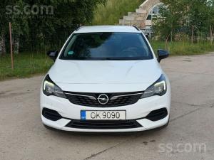 White Opel Astra 2021 in Riga, with an engine capacity of 1.60 L and mileage of 181 thousand km for 6950 €, photo 3 on AUTOMOTO.COM.LV