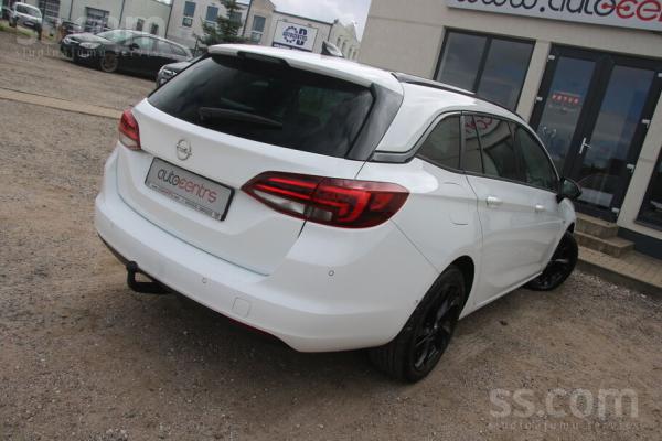 White Opel Astra 2021 in Tukums, with an engine capacity of 1.50 L and mileage of 144 thousand km for 9450 €, photo 10 on AUTOMOTO.COM.LV