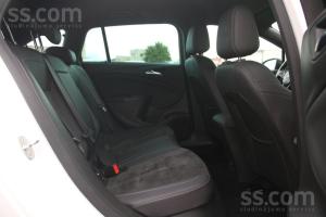 White Opel Astra 2021 in Tukums, with an engine capacity of 1.50 L and mileage of 144 thousand km for 9450 €, photo 13 on AUTOMOTO.COM.LV