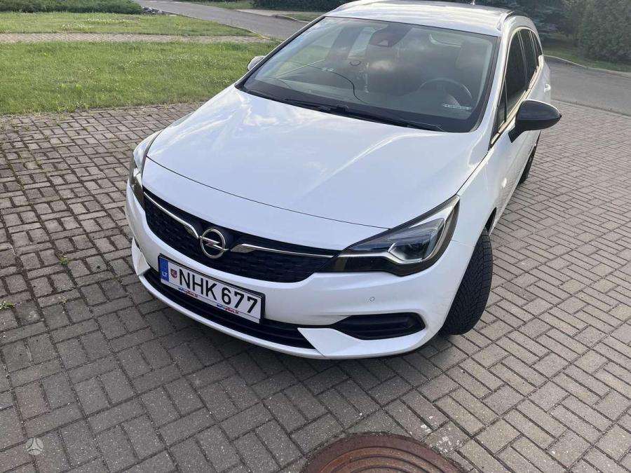 Balts Opel Astra 2022 Viļņa, ar dzinēja tilpumu 1.20 L un nobraukumu 51 tūkst. km par 9700 €, foto 1 vietnē AUTOMOTO.COM.LV