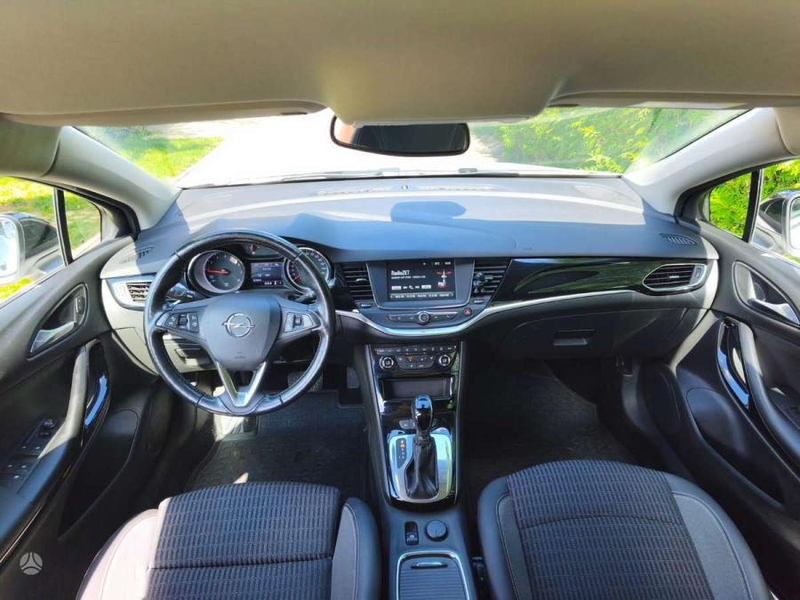 White Opel Astra 2022 in Kalvarija, with an engine capacity of 1.34 L and mileage of 101 thousand km for 11556 €, photo 11 on AUTOMOTO.COM.LV
