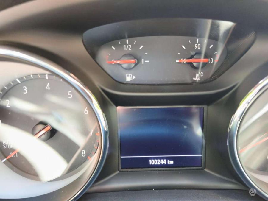 White Opel Astra 2022 in Kalvarija, with an engine capacity of 1.34 L and mileage of 101 thousand km for 11556 €, photo 17 on AUTOMOTO.COM.LV