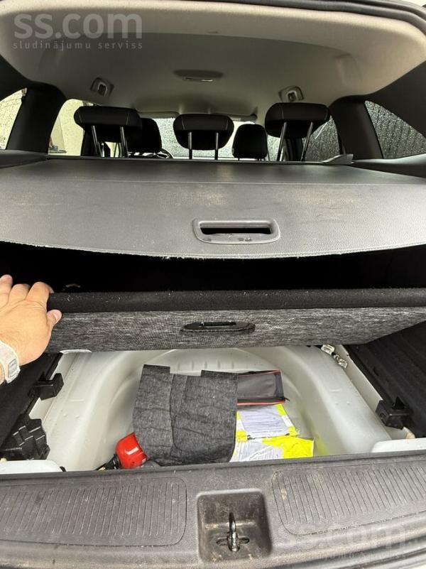 White Opel Astra 2022 in Riga, with an engine capacity of 1.20 L and mileage of 21 thousand km for 11400 €, photo 9 on AUTOMOTO.COM.LV