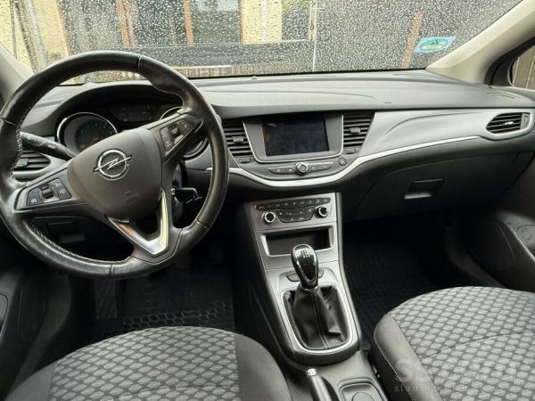 White Opel Astra 2022 in Riga, with an engine capacity of 1.20 L and mileage of 21 thousand km for 11400 €, photo 11 on AUTOMOTO.COM.LV