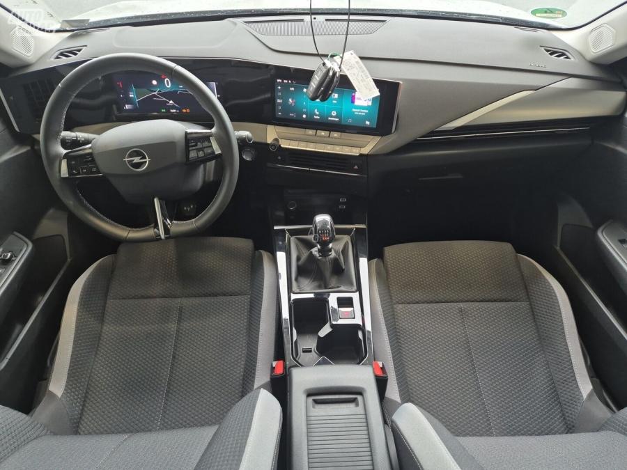 White Opel Astra 2023 in Vilnius, with an engine capacity of 1.50 L and mileage of 77 thousand km for 11900 €, photo 6 on AUTOMOTO.COM.LV