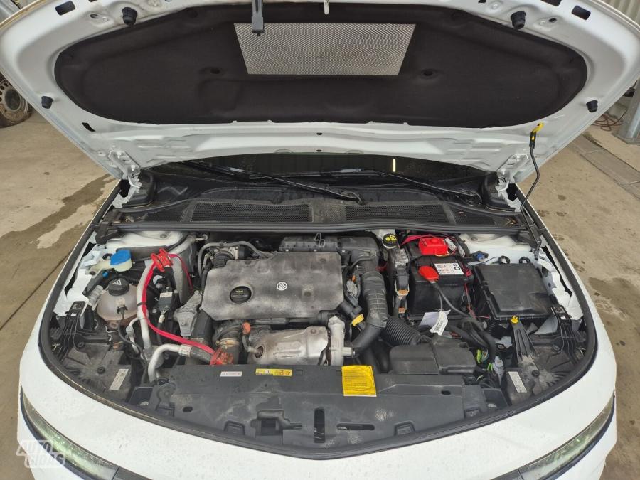 White Opel Astra 2023 in Vilnius, with an engine capacity of 1.50 L and mileage of 77 thousand km for 11900 €, photo 9 on AUTOMOTO.COM.LV