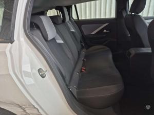 White Opel Astra 2023 in Vilnius, with an engine capacity of 1.50 L and mileage of 77 thousand km for 11900 €, photo 7 on AUTOMOTO.COM.LV