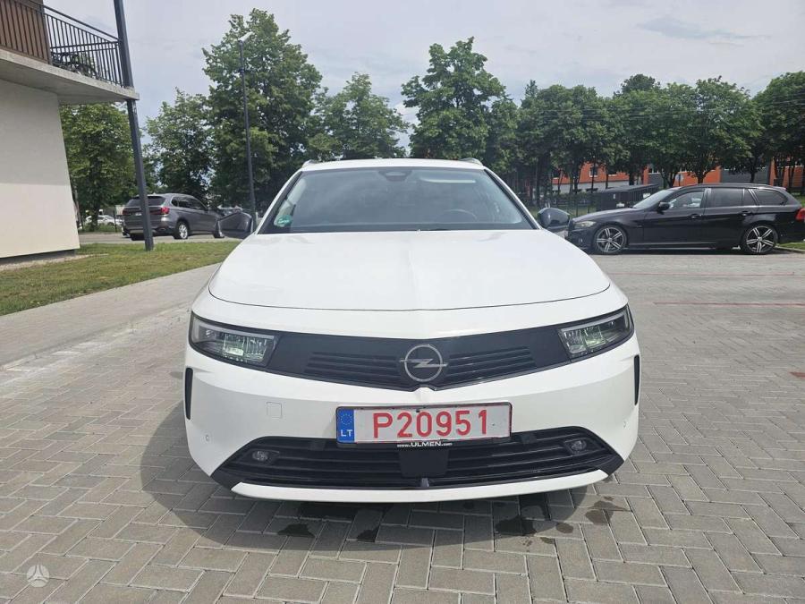 White Opel Astra 2023 in Kaunas, with an engine capacity of 1.50 L and mileage of 131 thousand km for 14999 €, photo 24 on AUTOMOTO.COM.LV