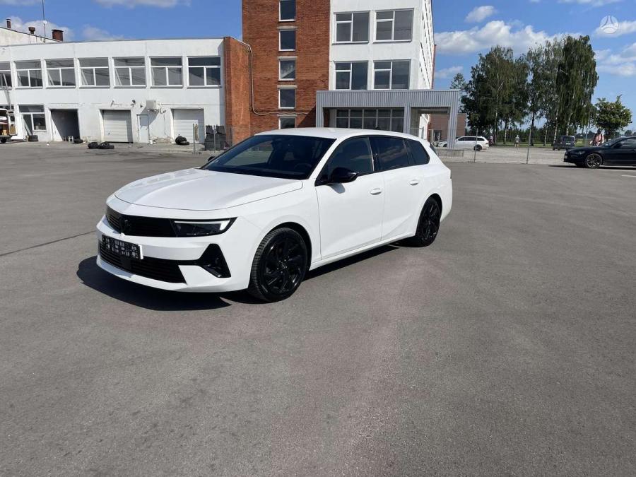 White Opel Astra 2023 in Marijampole, with an engine capacity of 1.50 L and mileage of 118 thousand km for 16400 €, photo 1 on AUTOMOTO.COM.LV