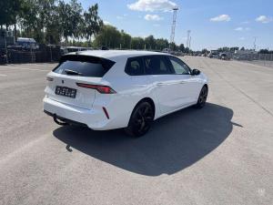 White Opel Astra 2023 in Marijampole, with an engine capacity of 1.50 L and mileage of 118 thousand km for 16400 €, photo 9 on AUTOMOTO.COM.LV