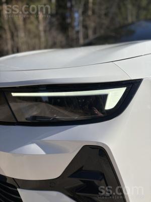 White Opel Astra 2025 in Riga, with an engine capacity of 1.20 L and mileage of 10 thousand km for 21900 €, photo 9 on AUTOMOTO.COM.LV