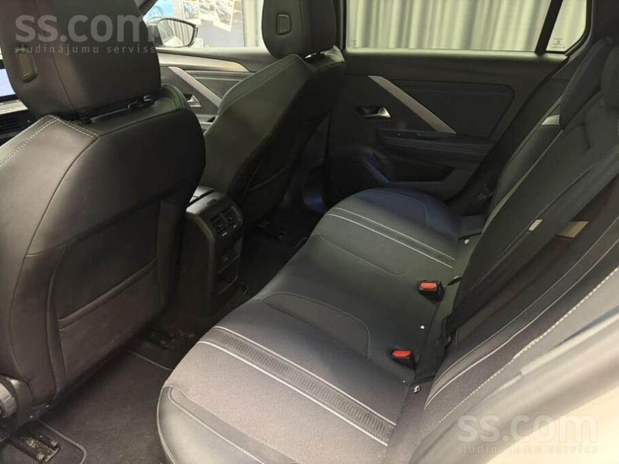 Balts Opel Astra 2025 Rīga, ar dzinēja tilpumu 1.20 L un nobraukumu 14 tūkst. km par 21100 €, foto 20 vietnē AUTOMOTO.COM.LV