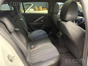 Balts Opel Astra 2025 Rīga, ar dzinēja tilpumu 1.20 L un nobraukumu 14 tūkst. km par 21100 €, foto 24 vietnē AUTOMOTO.COM.LV