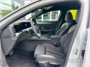 Balts Opel Astra 2026 Jehvi, ar dzinēja tilpumu 1.50 L un nobraukumu 2 tūkst. km par 29800 €, foto 12 vietnē AUTOMOTO.COM.LV