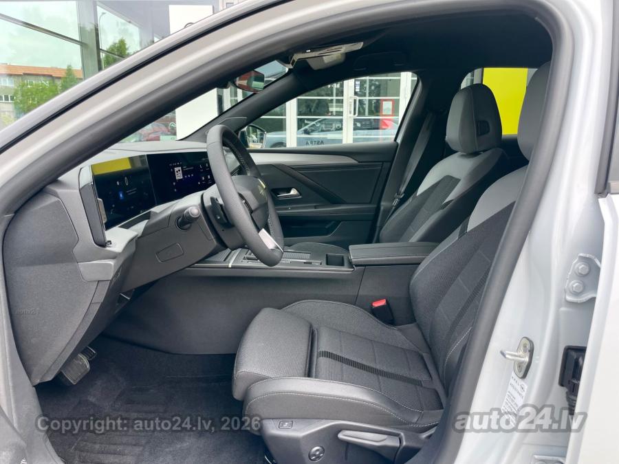 Balts Opel Astra 2026 Jehvi, ar dzinēja tilpumu 1.50 L un nobraukumu 2 tūkst. km par 29800 €, foto 12 vietnē AUTOMOTO.COM.LV